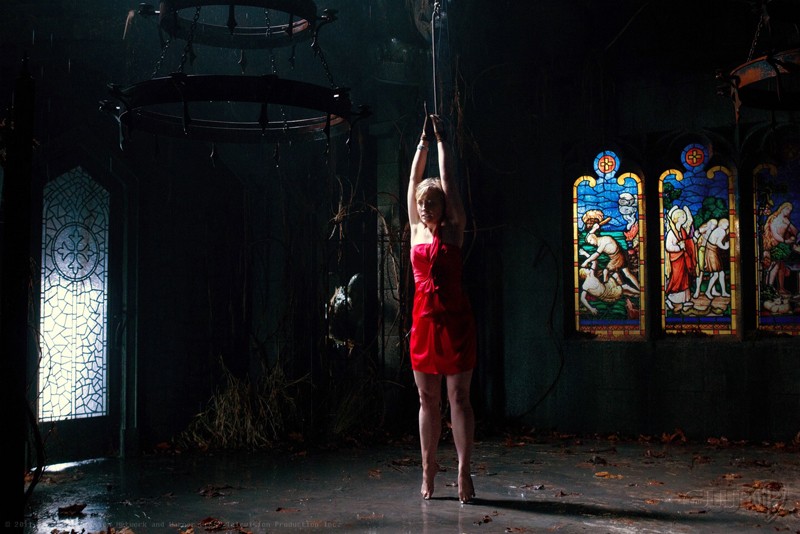 Chloe Allison Mack Legata In Una Sequenza Dellepisodio Masquerade Di