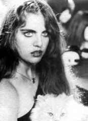 Ania Pieroni: biografia, film, foto - Movieplayer.it