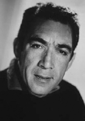 Anthony Quinn: biografia, film, foto - Movieplayer.it