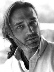 Luca Ward: biografia, film, foto - Movieplayer.it