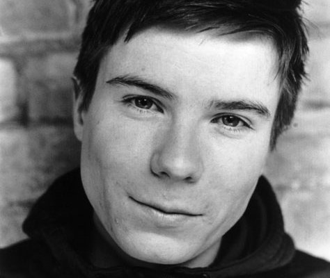Joseph Dempsie: biografia, film, foto - Movieplayer.it