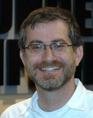 Upload, intervista a Greg Daniels e al cast della serie - Movieplayer.it