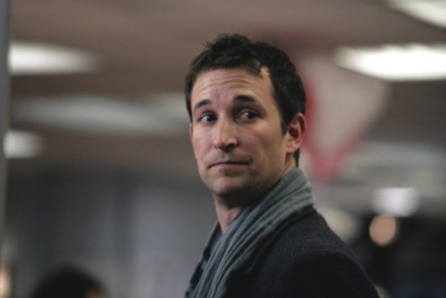 Michael Crichton, la famiglia fa causa a Noah Wyle e agli altri ...