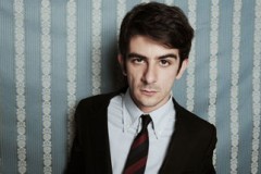 Francesco Mandelli ritorna in tv con I soliti idioti - Movieplayer.it