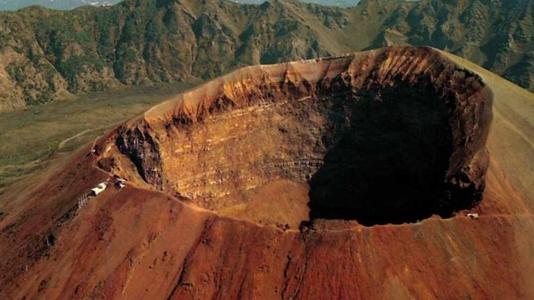 Recensione Sul vulcano (2014)