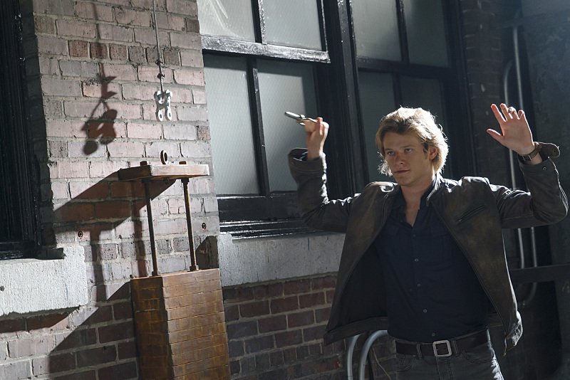 MacGyver, il remake: La recensione della premiere della nuova serie CBS ...