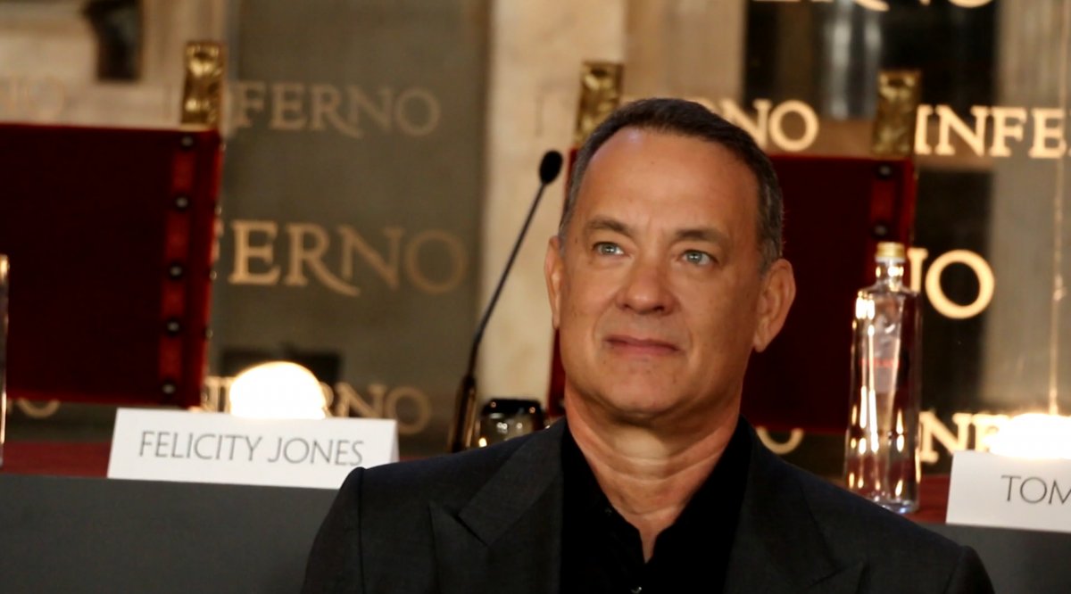 Inferno: video intervista a Tom Hanks e il cast del film sul tappeto ...