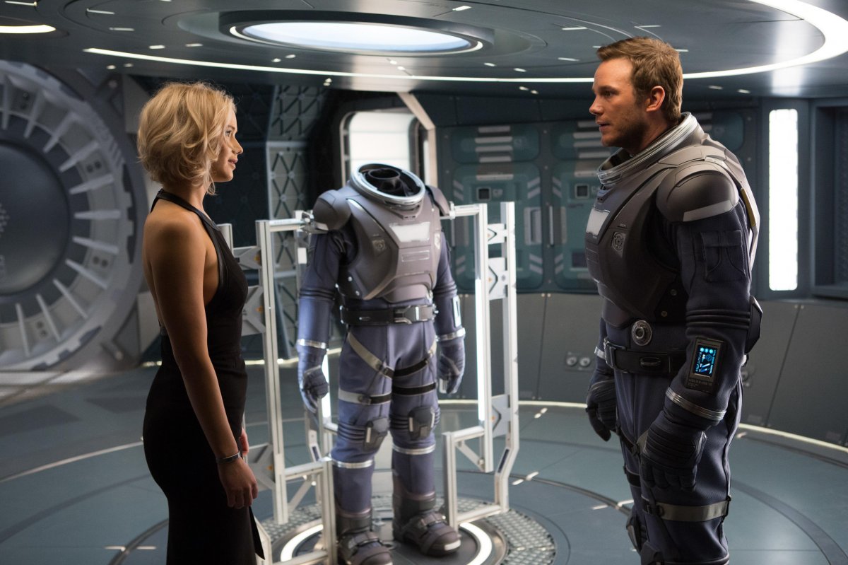 Passengers: La recensione del film con Chris Pratt e Jennifer Lawrence ...