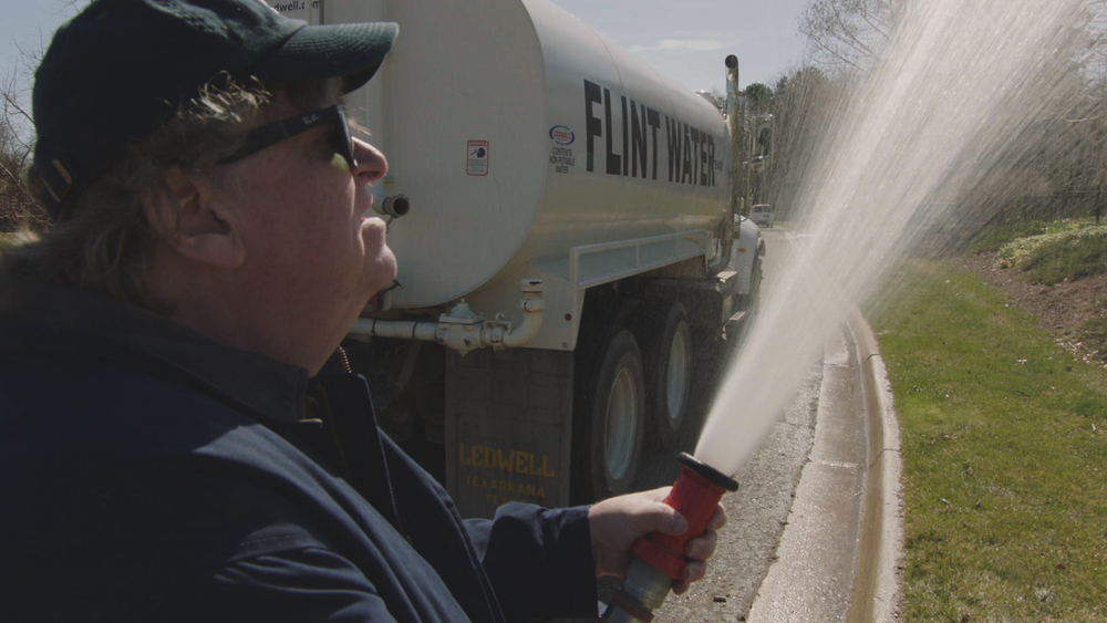 Fahrenheit 11/9: La recensione del film di Michael Moore