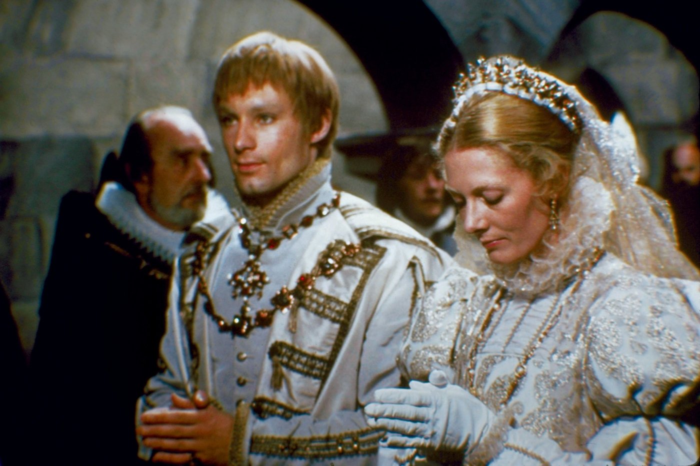 Maria Regina di Scozia: dalla Hepburn a Saoirse Ronan, i volti di Maria ...