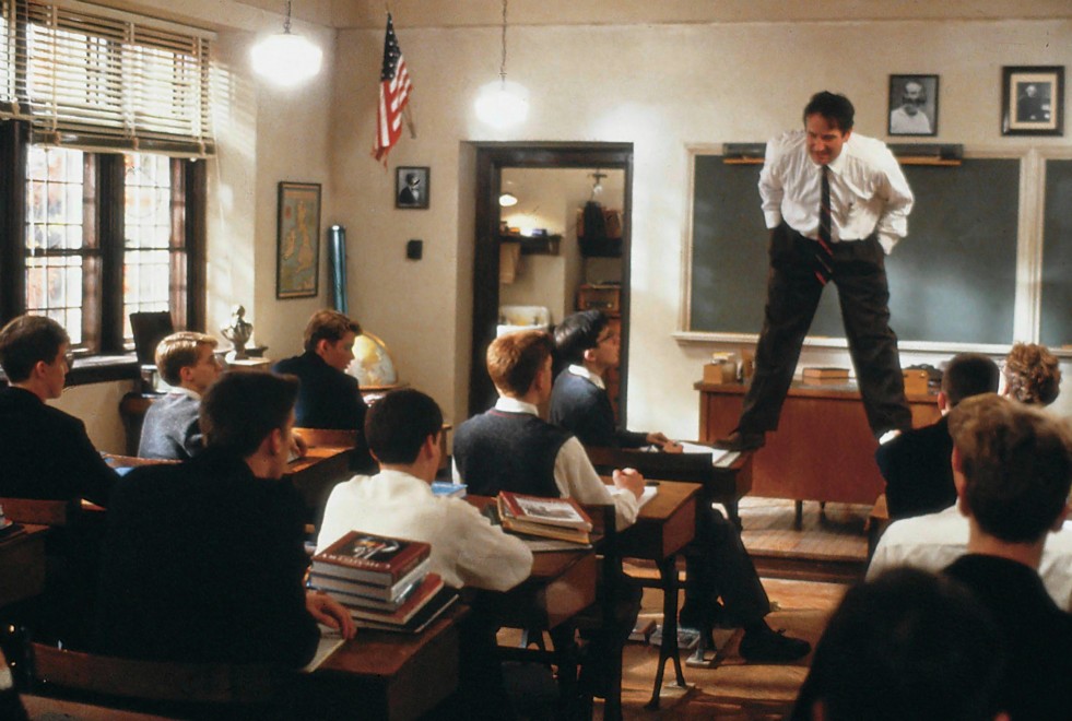 L’attimo fuggente: 30 anni fa, con Robin Williams, il cinema saliva in ...