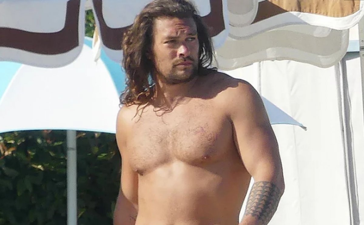 Jason Momoa a Venezia a torso nudo: le foto delle vacanze in Italia ...