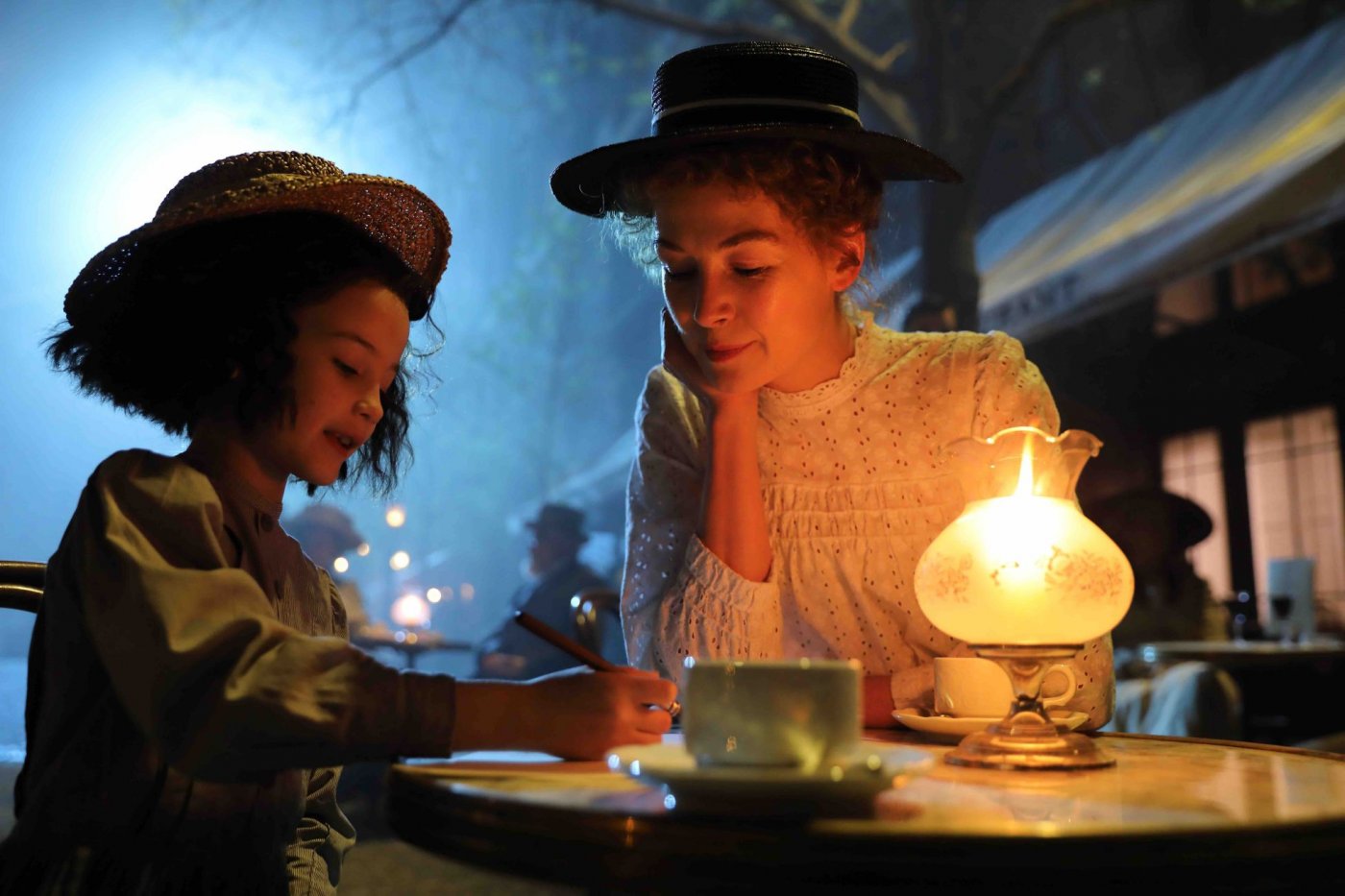 Radioactive, la recensione del film su Prime Video - Movieplayer.it