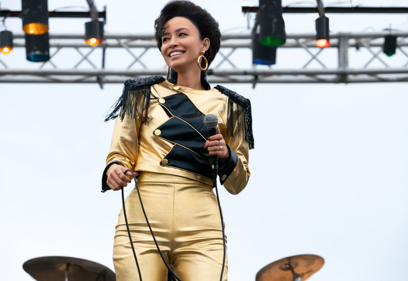 Selena: la serie, la recensione
