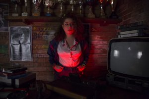 Il mostro della cripta: tutti i riferimenti anni ’80 - Movieplayer.it