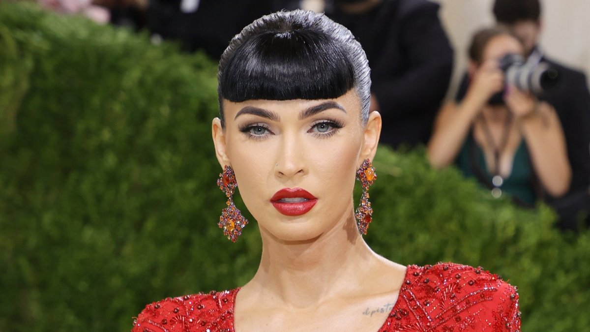 Met Gala 2021, Megan Fox lascia tutti a bocca aperta con il suo abito ...
