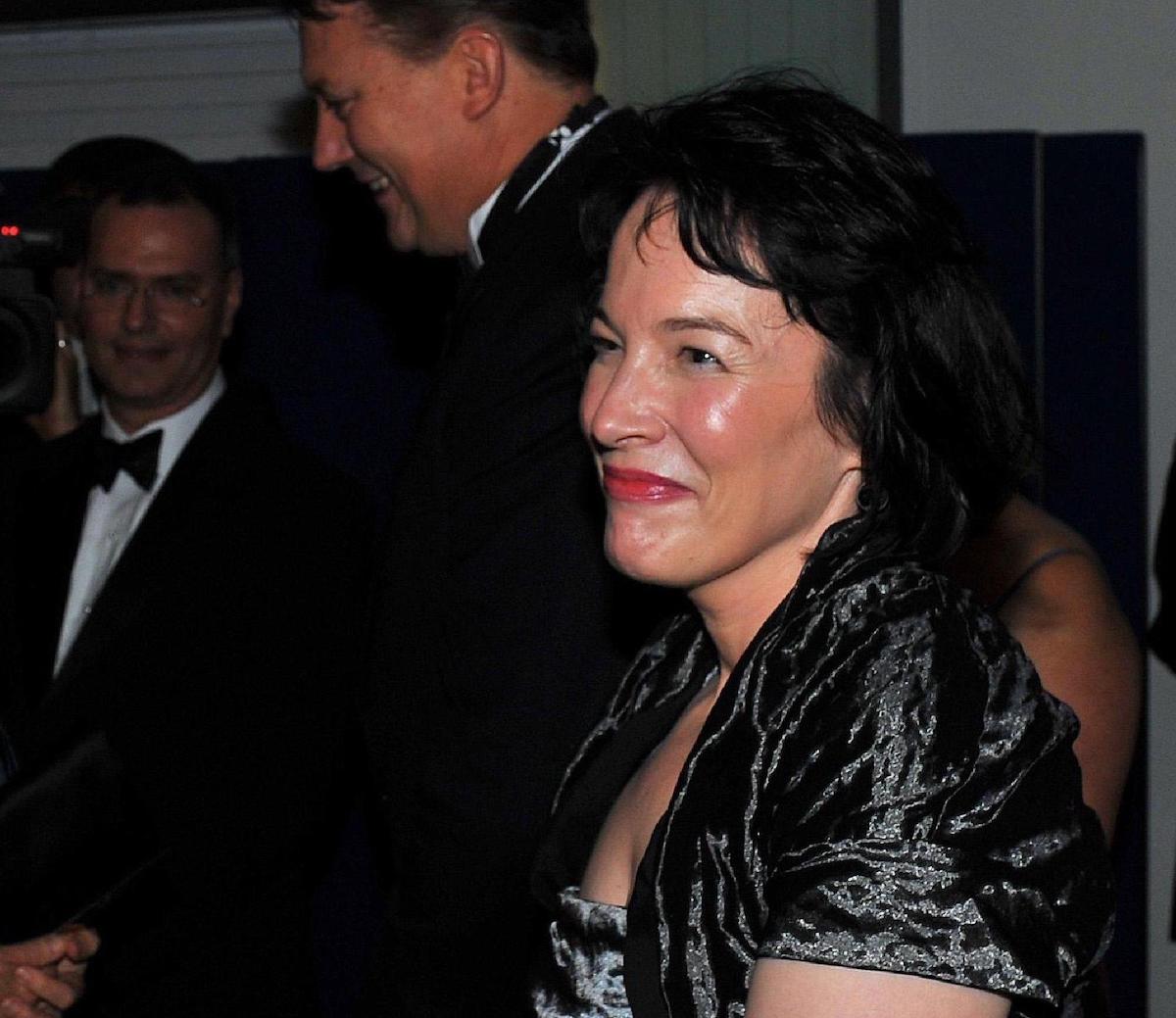 Netflix risolve il giallo dello stupro di Alice Sebold e scagiona un ...