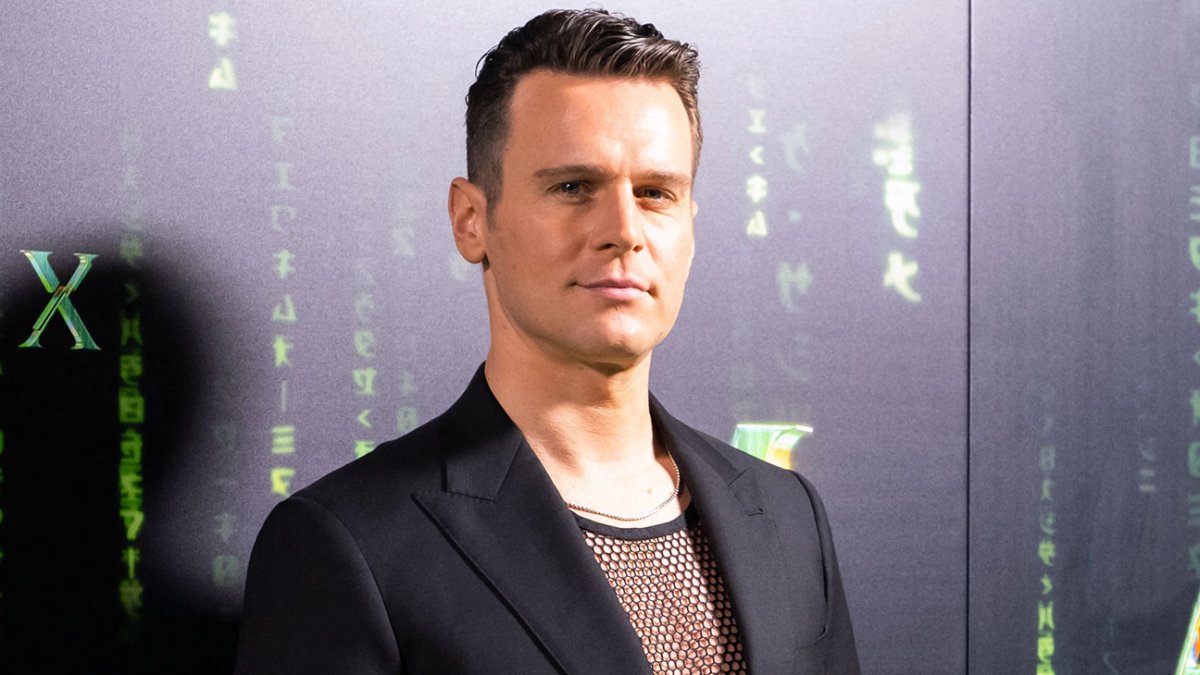 Matrix Resurrections, Jonathan Groff: "Credevo di averla fatta addosso ...