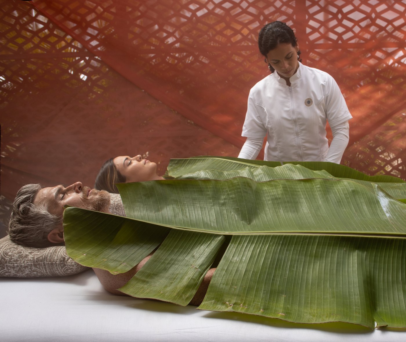 Fantasy Island, intervista a Roselyn Sánchez e al cast - Movieplayer.it