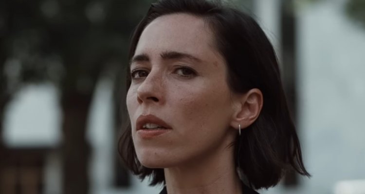Resurrection: il trailer dell'horror psicologico con Rebecca Hall e Tim ...