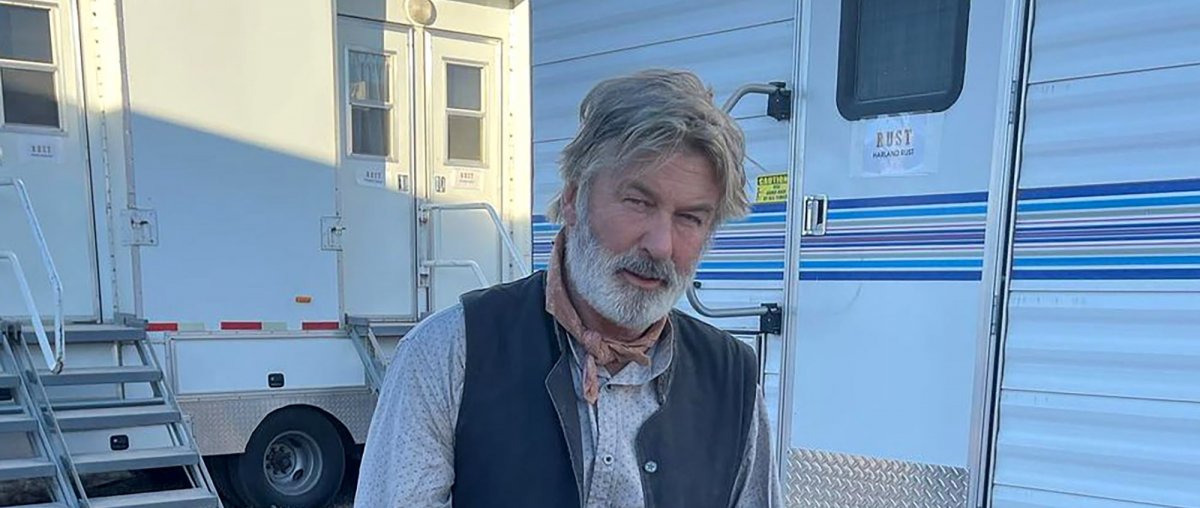 Rust: le indagini dell'FBI smentiscono le dichiarazioni di Alec Baldwin