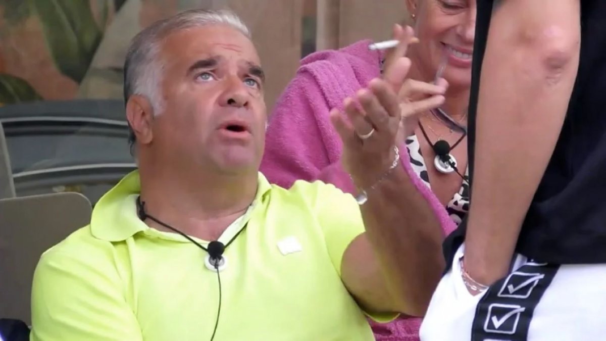 Grande Fratello Vip 7, Charlie Gnocchi a Nikita Pelizon: "sei un'imbecille", lei scoppia a piangere