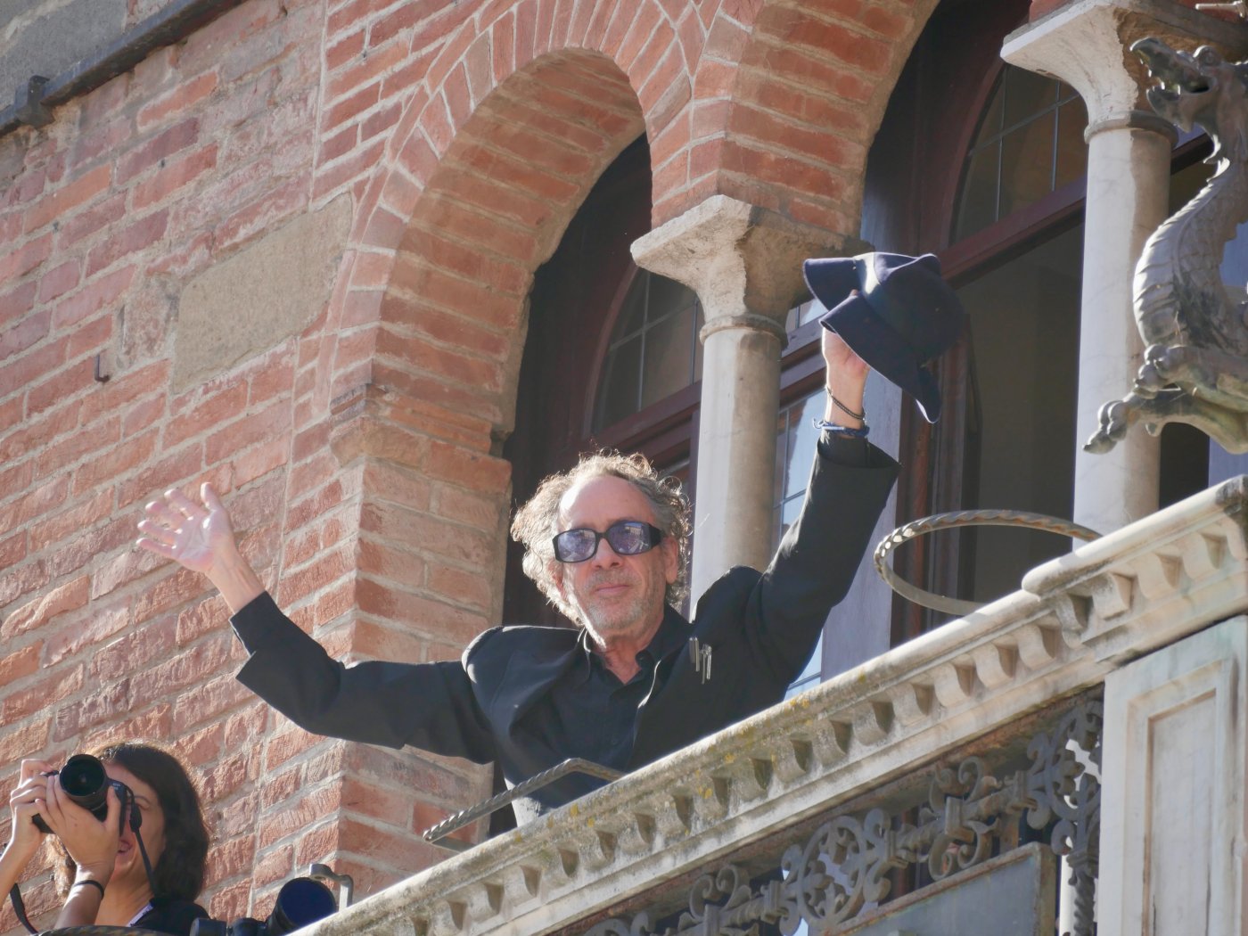 Mercoledì, Tim Burton: "Le storie mi hanno salvato!" - Movieplayer.it