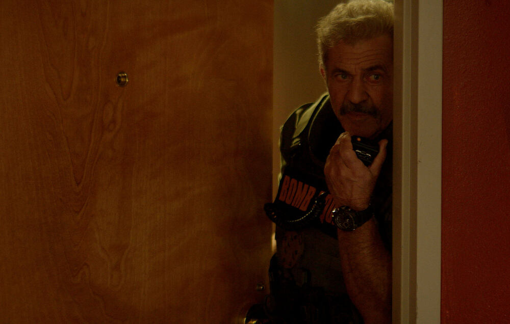 Bomb Squad, la recensione: Mel Gibson in un mediocre b-movie su Prime ...
