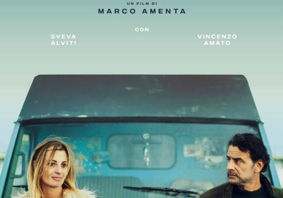 Tra le onde (Film 2022): trama, cast e info - Movieplayer.it
