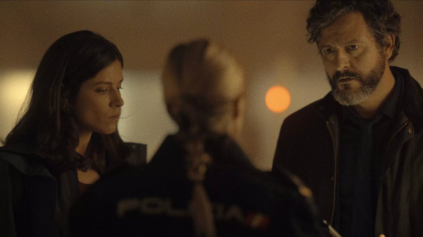 Infiesto, la recensione: un caso irrisolto in piena pandemia nel nuovo ...