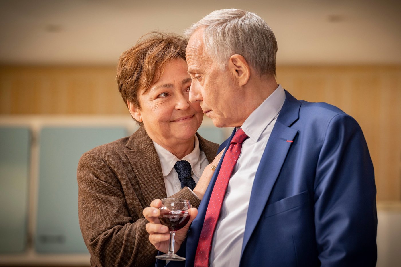 Un uomo felice, la recensione: qual è il colmo per un sindaco bigotto e ...