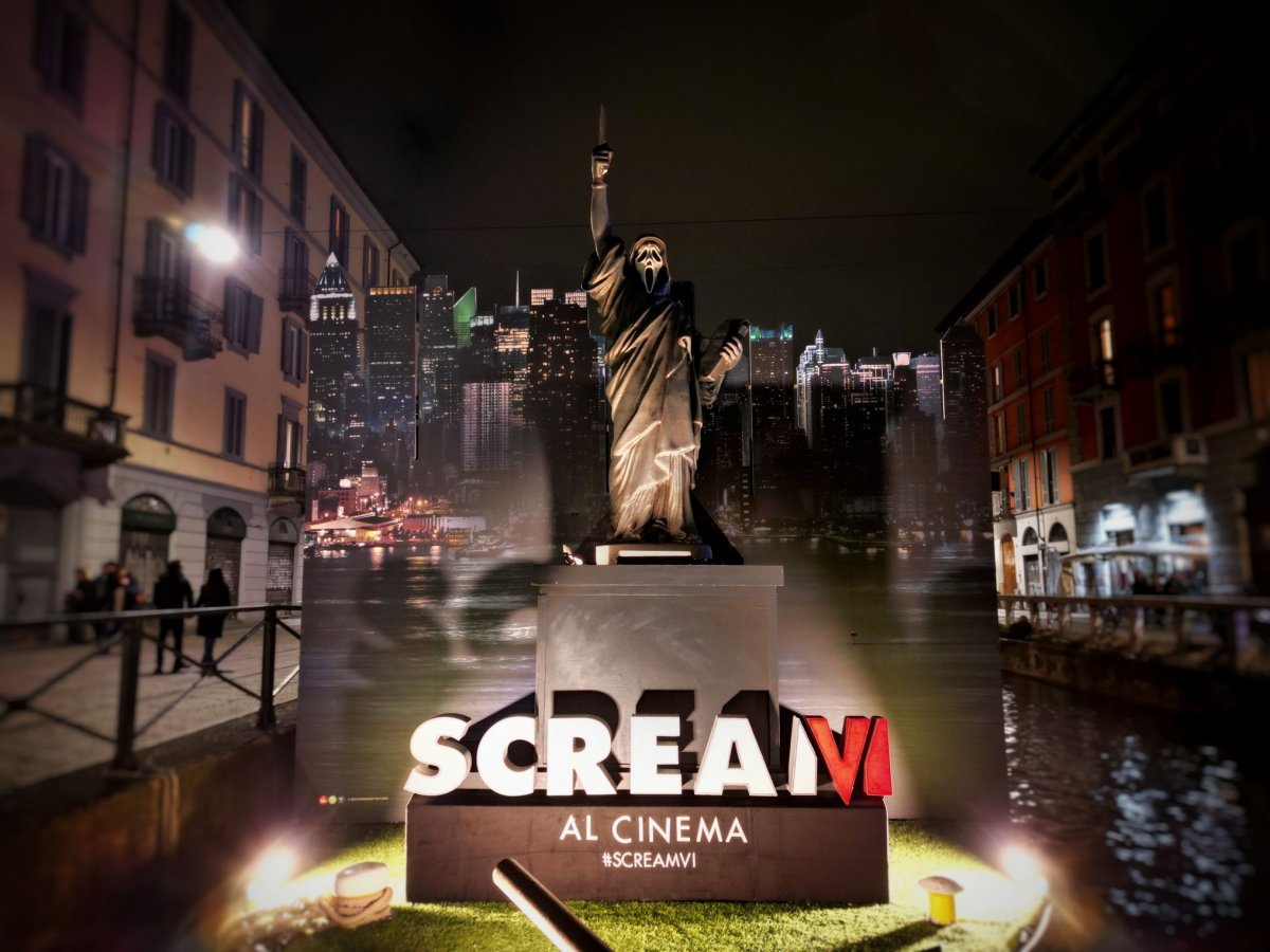 Scream 6: una Statua della Libertà versione Ghostface compare sui ...