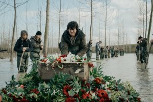 Delta, la recensione: Luigi Lo Cascio e Alessandro Borghi si sfidano in ...