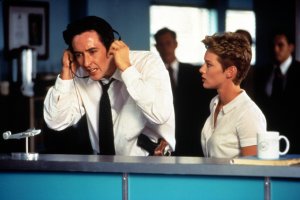 Con Air, la recensione: l'esplosivo cult anni '90 con Nicolas Cage ...