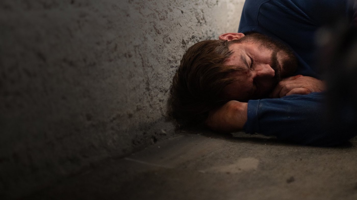 Infidel stasera su Rai 4: trama e cast del thriller politico con James ...