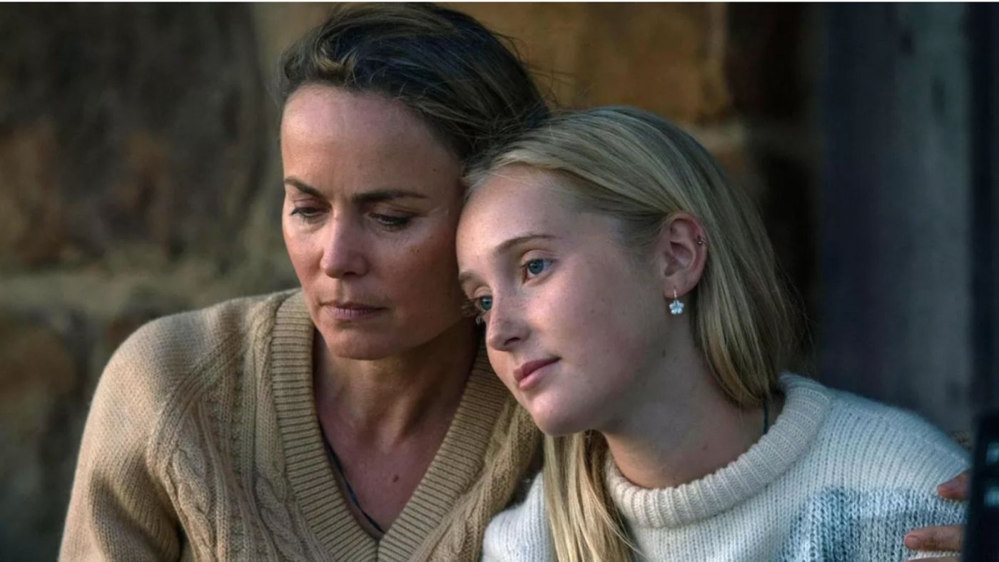 Blueback, la recensione: Mia Wasikowska ha un pesce per amico