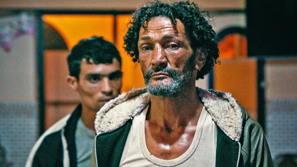 Hounds, la recensione: un avvincente thriller "neorealista" nella notte ...