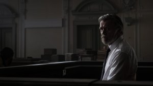 L'uomo senza colpa, la recensione: storie di vittime e carnefici - Movieplayer.it