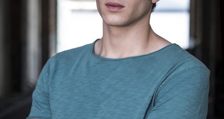 Nicolas Maupas: biografia, film, foto - Movieplayer.it