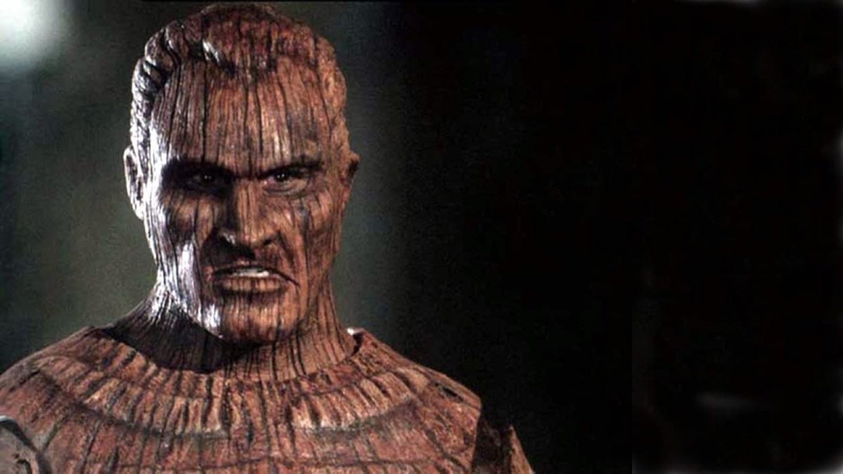 Resurrection stasera su Rai 4 trama e cast dell'horror con Christopher ...