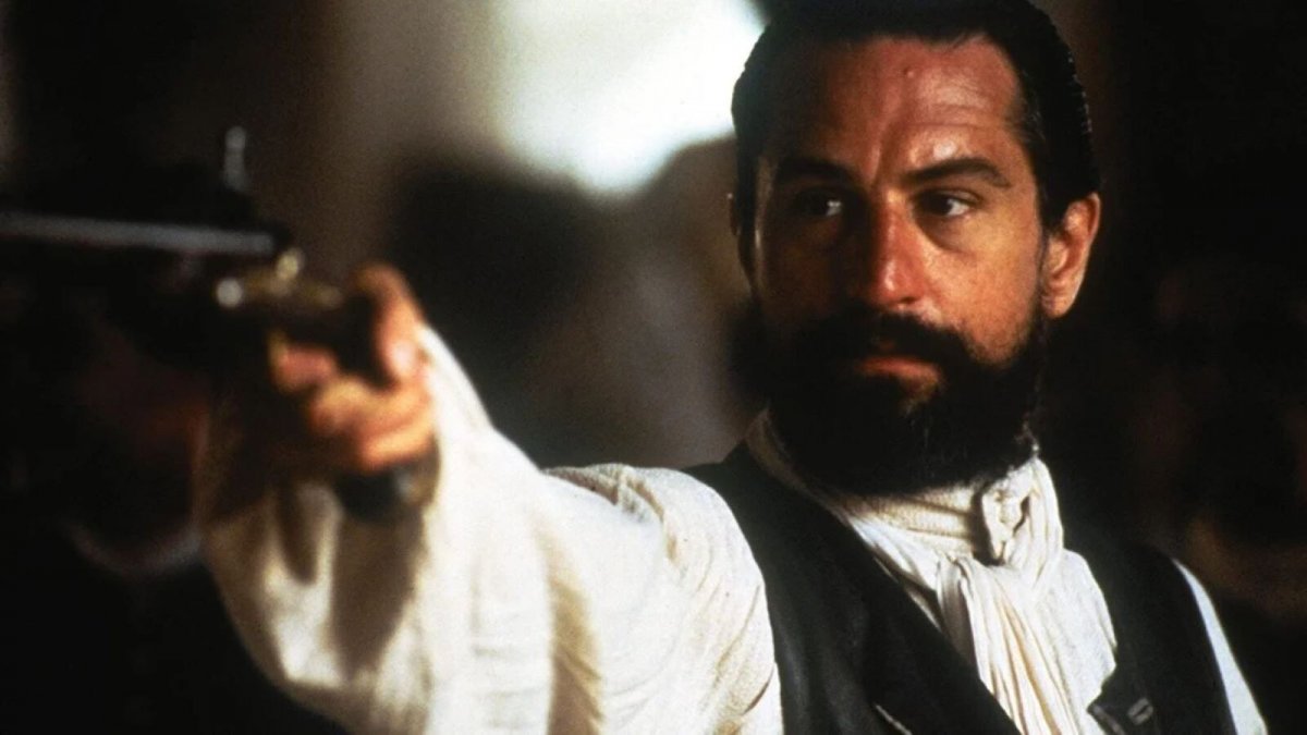 Mission stasera su Iris: cast, trama e curiosità del film con Jeremy ...