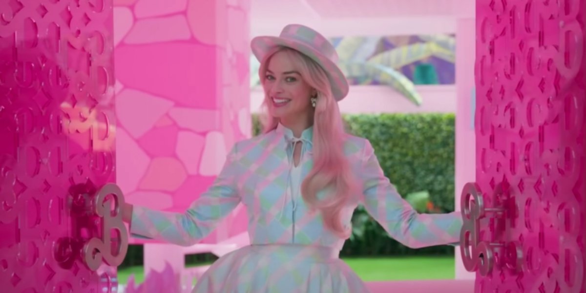 Doctor Who celebra Barbie: il Tardis rosa approda a Londra (FOTO)