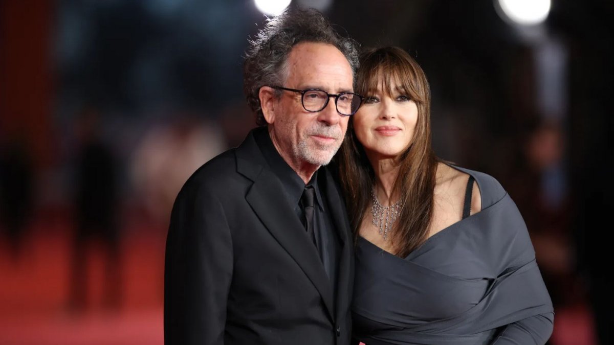 Tim Burton e Monica Bellucci mano nella mano sul red carpet della Festa ...