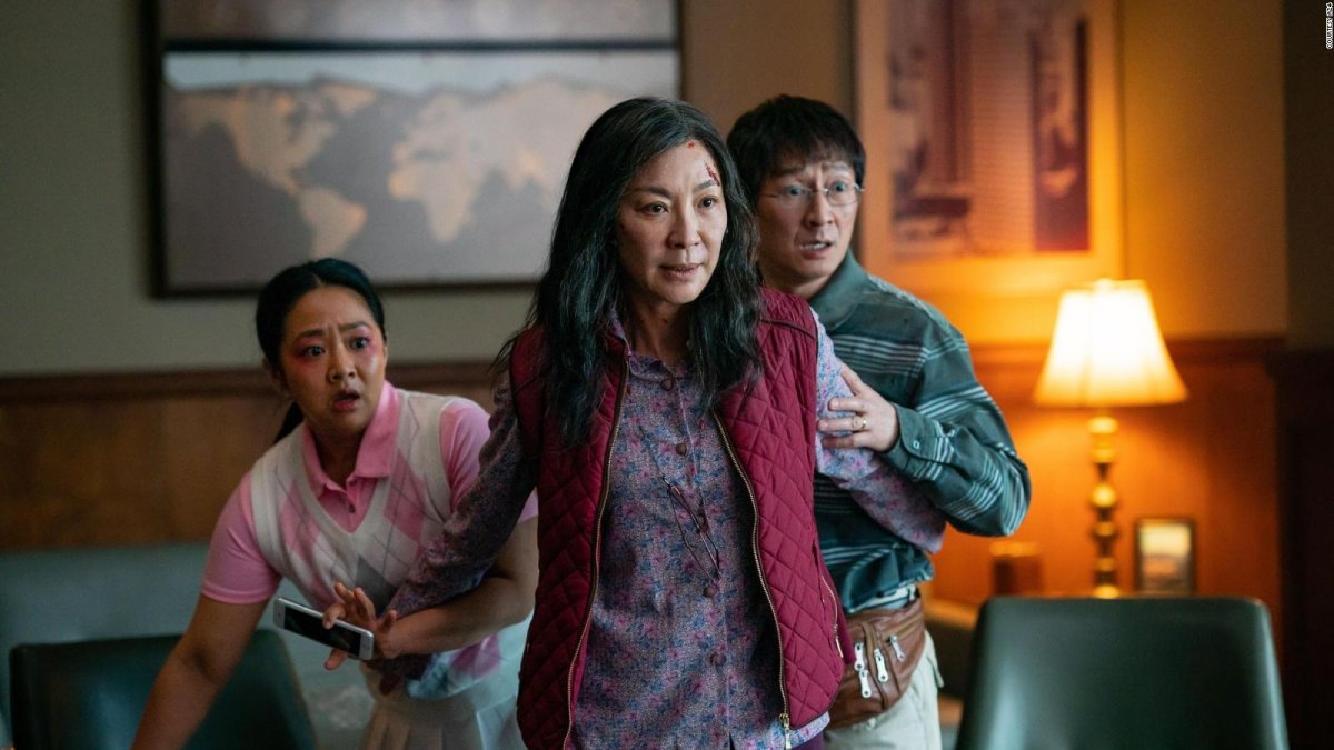 The Brothers Sun: svelato il poster della serie Netflix con Michelle Yeoh
