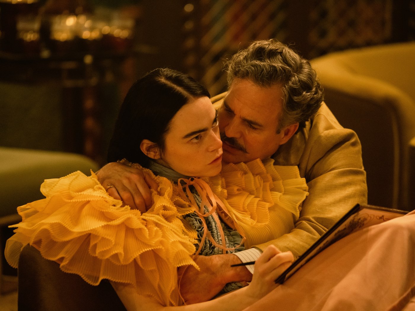 Povere creature! vs. La favorita: l'evoluzione (opposta) di Emma Stone ...