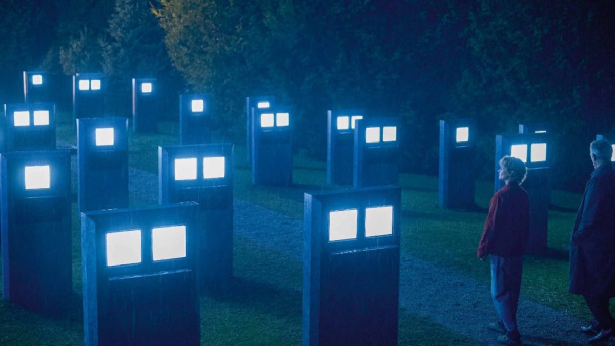 The Shrouds: la prima foto del nuovo film di David Cronenberg