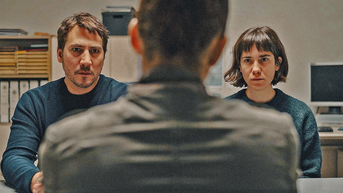 Upon Entry - L'arrivo, la recensione del film con Alberto Ammann
