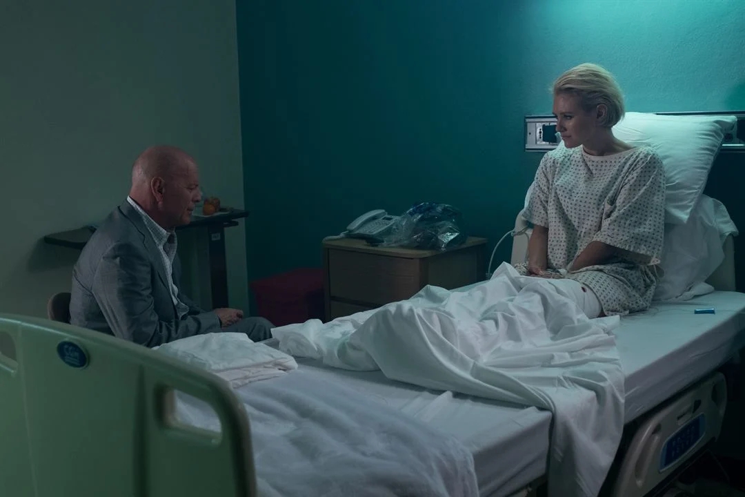 Trauma Center, la recensione del film con Bruce Willis