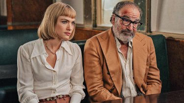 Morte e altri dettagli, la spiegazione del finale della serie gialla su Disney+ - Movieplayer.it