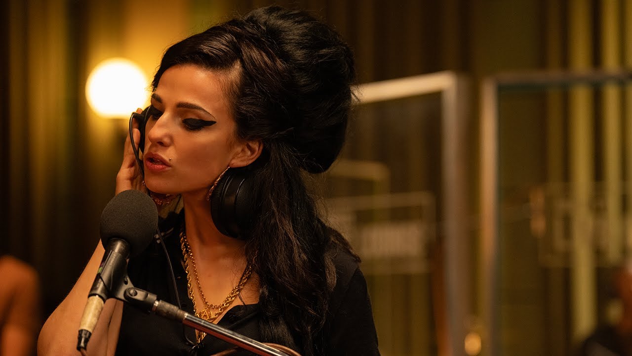 Back to Black, la recensione del film biopic su Amy Winehouse